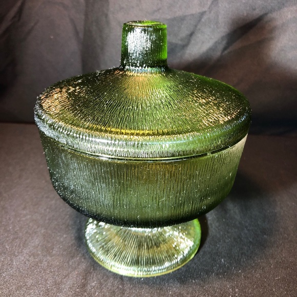 Jeanette | Accents | Vintage Jeanette Green Glass Tree Bark Footed ...